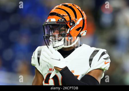 Cincinnati Bengals cornerback Jalen Davis (35) defends during an NFL ...