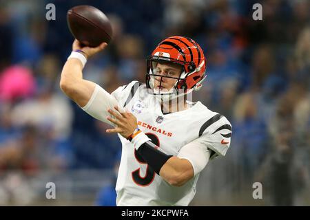 Cincinnati Bengals quarterback Joe Burrow (9) runs with the ball during ...
