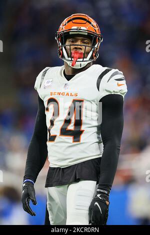 Cincinnati Bengals safety Vonn Bell (24) plays during an NFL football ...