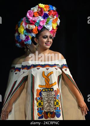Members of Quintana Roo's Dance and Folk Dance Company perform at the ...