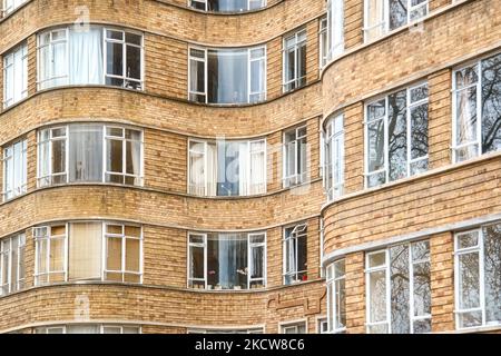 City of London, Charterhouse Square Poirot's Florin Court June 2011 ...