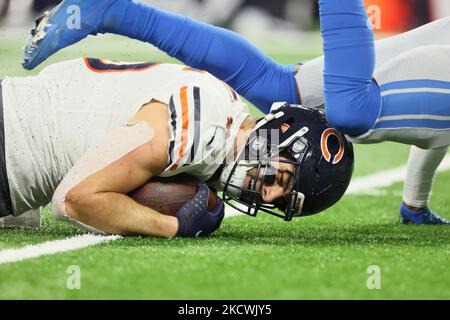 Chicago Bears tight end Cole Kmet (85) during an NFL football game ...