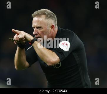 Referee Jonathan Moss during the Premier League match at the Cardiff ...