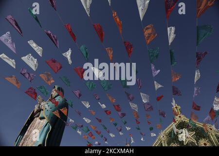 Virgen de Guadalupe 1531 Stock Photo - Alamy