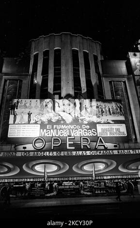 Manuela Vargas, Spanish flamenco dancer, Teatro Opera marquee, Buenos ...