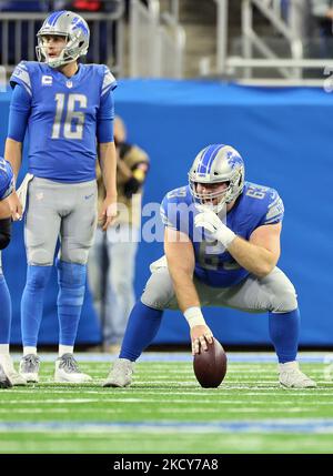 Arizona Cardinals center Evan Brown (62) lines up on offense during an ...