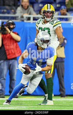 Detroit Lions wide receiver Kalif Raymond (11) runs with the ball ...