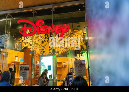 The closure of the last Disney Store on October 22, 2021 in Milan ...