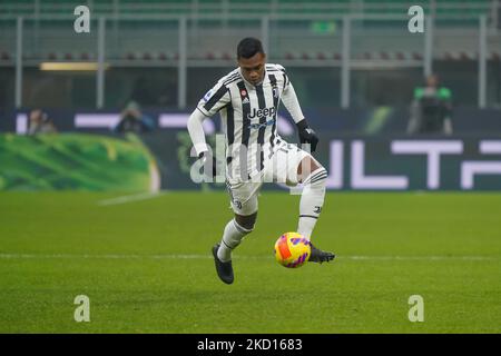 Alex Sandro of Juventus during the Serie A match between SSC Napoli and ...