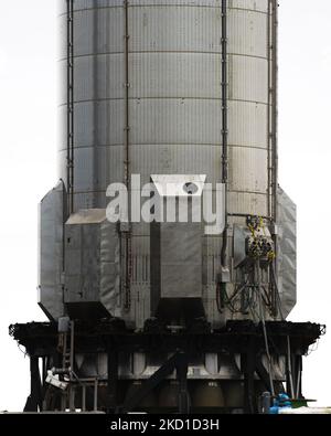 Super Heavy Booster's many Raptor engines can be seen installed on ...