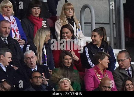 The Princess of Wales speaks with England women's players Jodie ...