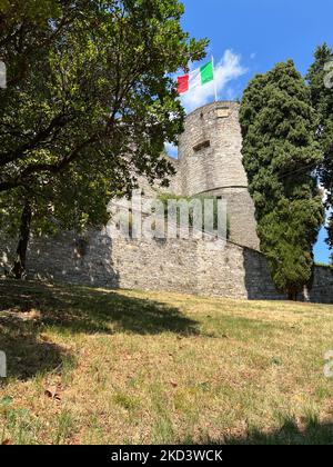 Italian Flag on Castle, Bergamo, Italy Stock Photo - Alamy