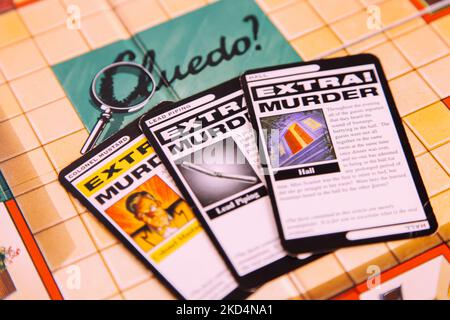 Waddingtons Original Cluedo board game 1996 box cover by Hasbro - The ...