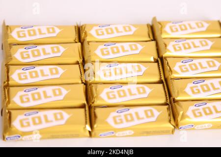 McVities Gold Bars - golden chocolate bar snack treat Stock Photo - Alamy