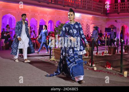 Jaipur: Models display designer handloom collection during the ...