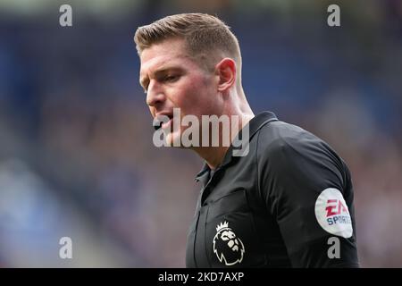 Referee Robert Jones during the Premier League match at the London ...