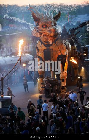 Long-Ma and the Minotaur. A robot, a mare-dragon called Long-Ma ...