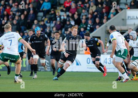 Philip van der Walt of Newcastle Falcons in action during the Gallagher ...
