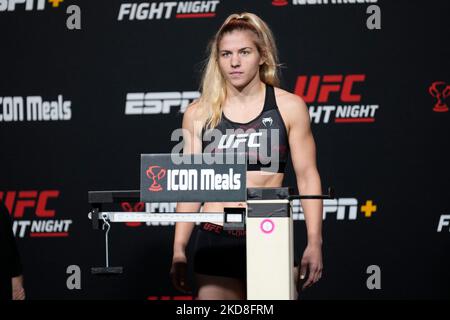 LAS VEGAS, NV - NOVEMBER 4: Miranda Maverick steps on the scale for the ...