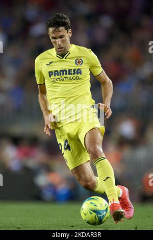 Alfonso Pedraza of Villarreal runs with the ball during the Pre-Season ...