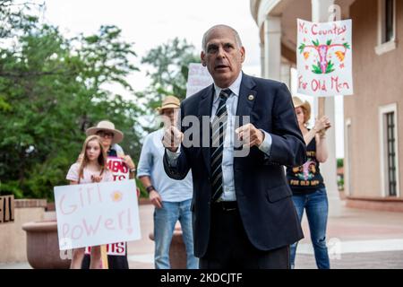 Santa Fe Mayor Alan Webber, right, is joined by Democratic Santa Fe ...