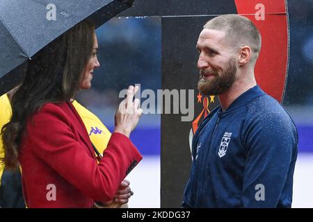 The Princess of Wales speaks with England women's players Jodie ...