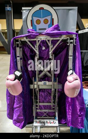 Long Beach, California, USA. 04th Nov, 2022. XOXE, a non-competing ...