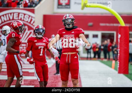 Indiana tight end AJ Barner talks to reporters during an NCAA college ...
