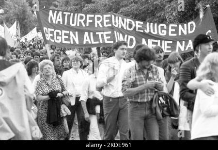 In 1982, the NPD party congress provoked opposition from the DGB youth ...