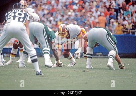 Washington Redskins defensive tackle Dave Butz (65) during the game ...