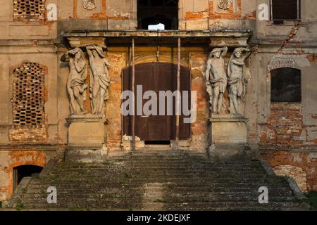 park and castle Brody, Pförten, Poland Stock Photo - Alamy