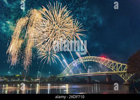 Halton Borough council November 5th Bonfire night fireworks display ...