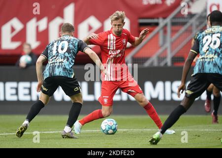 ENSCHEDE - (lr) Philippe Rommens of Go Ahead Eagles, Michel Vlap of FC ...