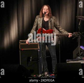 CONCERT ROBBEN FORD AT THE TRIANON IN PARIS Stock Photo - Alamy