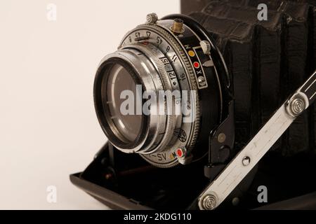 Prontor-SV compact bellows folding camera with a Zeiss Ikon Lens ...