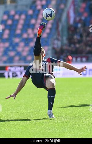 Lewis Ferguson of Bologna Fc in action during the Serie A match ...