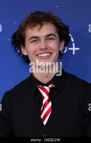 LOS ANGELES - NOV 6: Austin Kane at The Santa Clauses Premiere ...