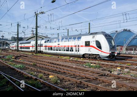 DB Intercity train at Cologne main station Stock Photo - Alamy
