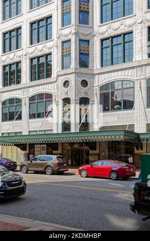 Halle Building (originally Pope Building) was built in three stages ...