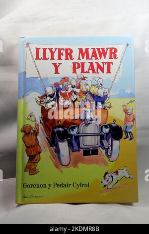 Llyfr Mawr y Plant - Welsh language Book cover. Studio set up. November ...
