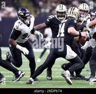 Baltimore Ravens defensive tackle Justin Madubuike (92) celebrates with ...