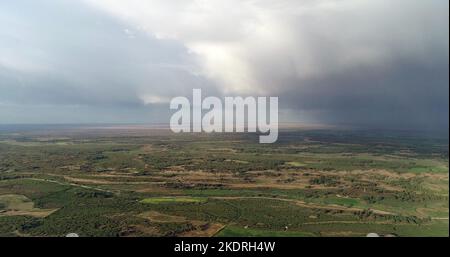 Inner Mongolia mesozoic-cenozoic miracles: half sunny rain, dark clouds ...