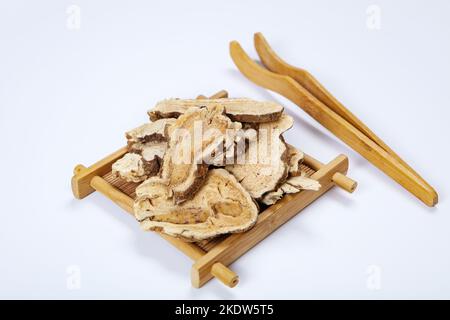 Chinese herbal medicine atractylodes Stock Photo - Alamy