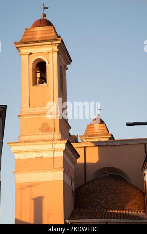 In Sardegna, esistono molte Chiese di diverse epoche storiche Stock ...