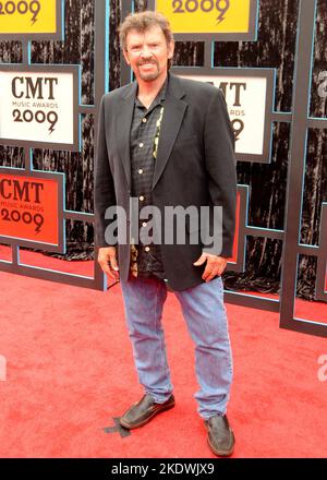Jeff Cook, founding member and lead guitarist of the country group ...