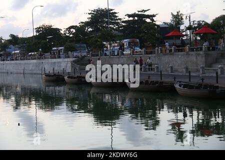 The Pettah Floating Markets, Colombo, Sri Lanka Stock Photo - Alamy