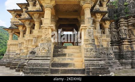 Beautiful Carvings on the Navlakha Temple, Also Known As Sun Temple ...