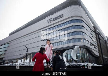 The world's largest single shopping mall WS Dream Plaza opens with 800. ...