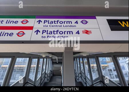 Ealing Broadway - Elizabeth Line Station Stock Photo - Alamy