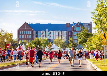 Oklahoma, OCT 15 2022 - Many visitor join the Homecoming parade Stock ...